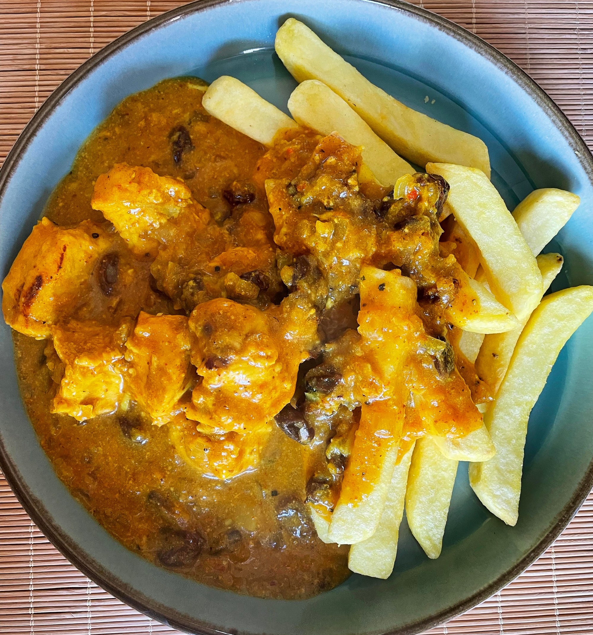 Retro school chicken curry and chips – Lulu Lemon & Lace